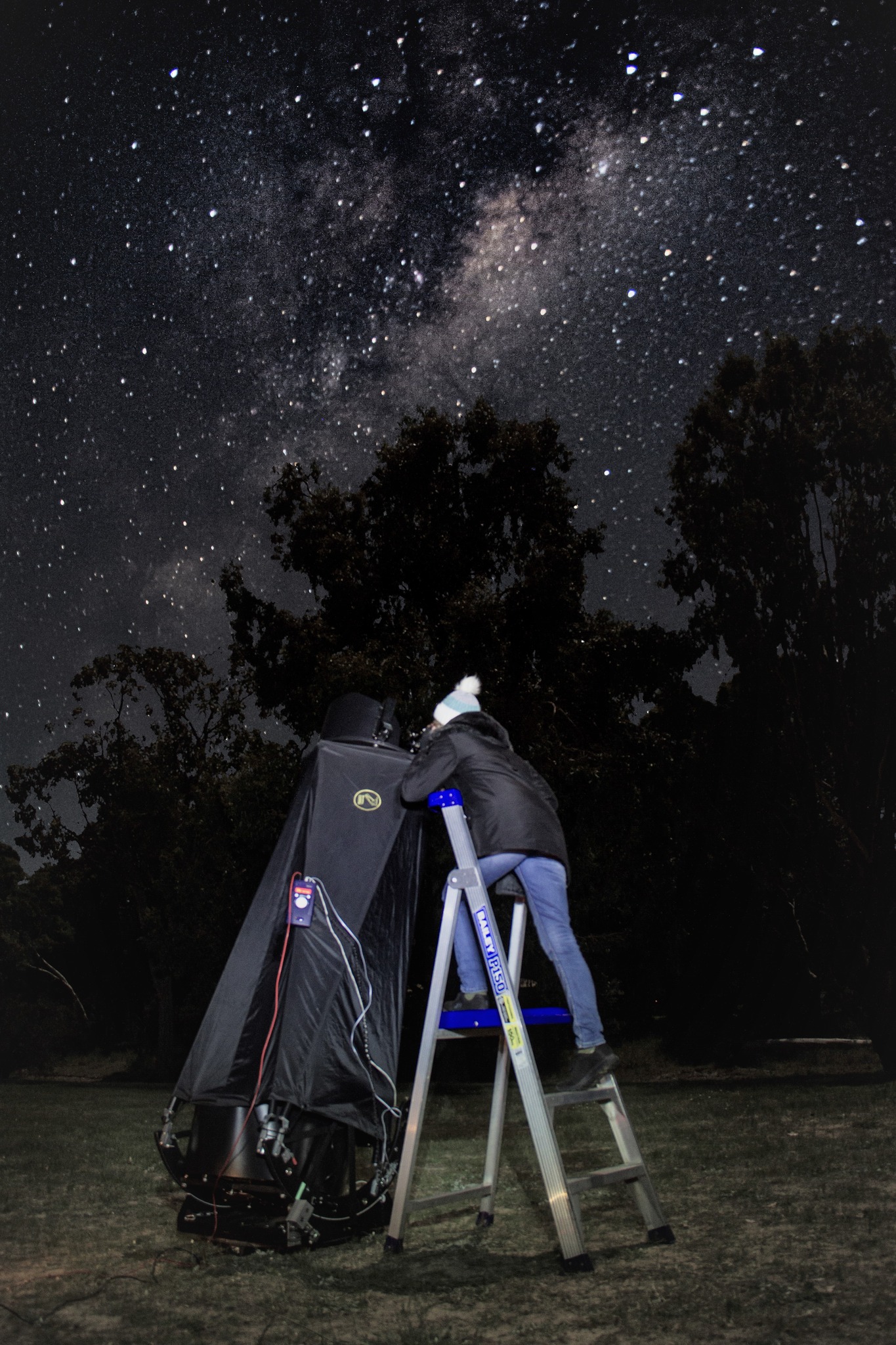 Planets, Galaxies and Grazing with The Mobile Observatory | Australia's ...
